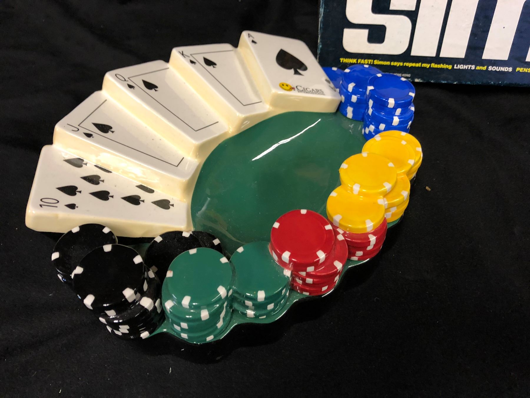 COMPUTER CONTROLLED SIMON GAME IN BOX W/ POKER THEMED CIGAR ASHTRAY