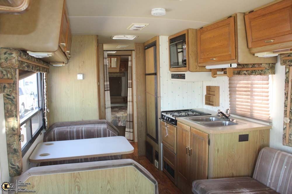 1989 CHEVROLET WINNEBAGO MOTORHOME CLASS A SUPERCH