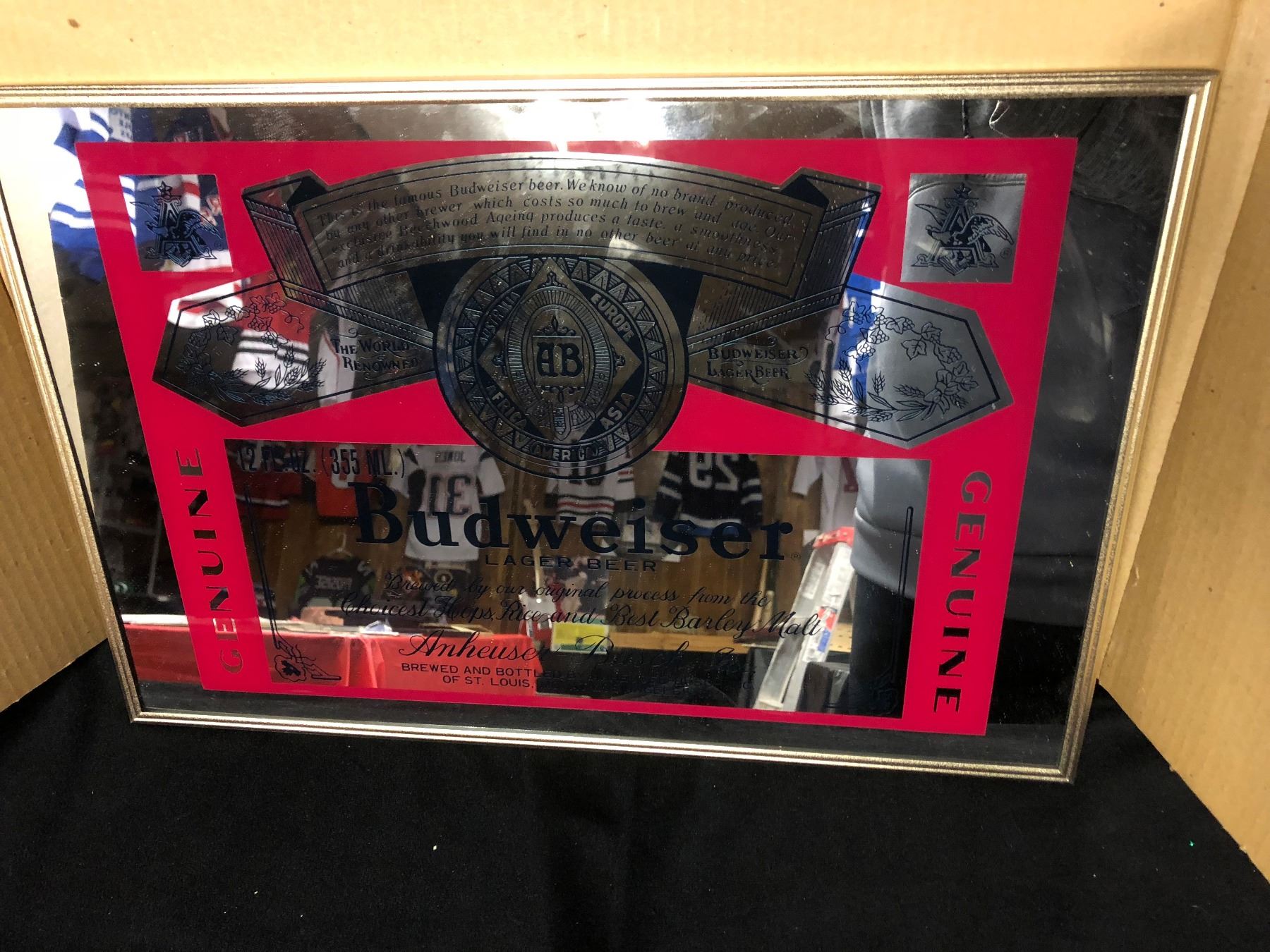 COLLECTIBLE BUDWEISER 18" X 12" FRAMED MIRROR