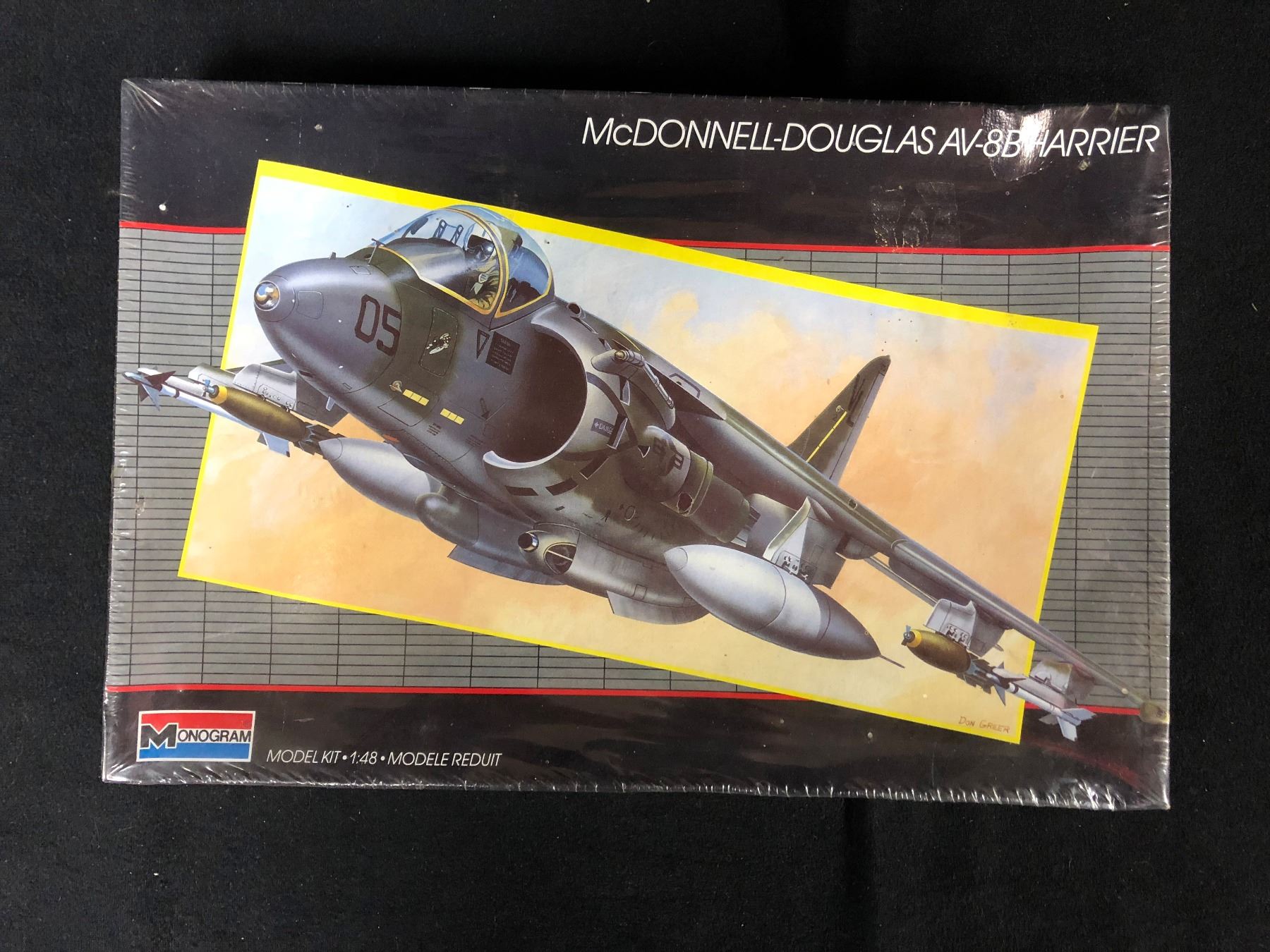 MONOGRAM McDONNELL-DOUGLAS AV-8B HARRIER 1:48 SCALE MODEL KIT (SEALED)