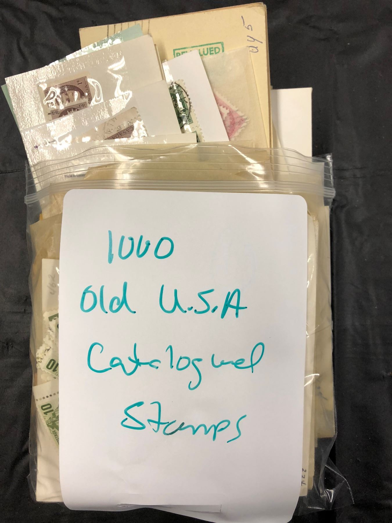 VINTAGE U.S.A CATALOGUED STAMP LOT (1000 STAMPS)