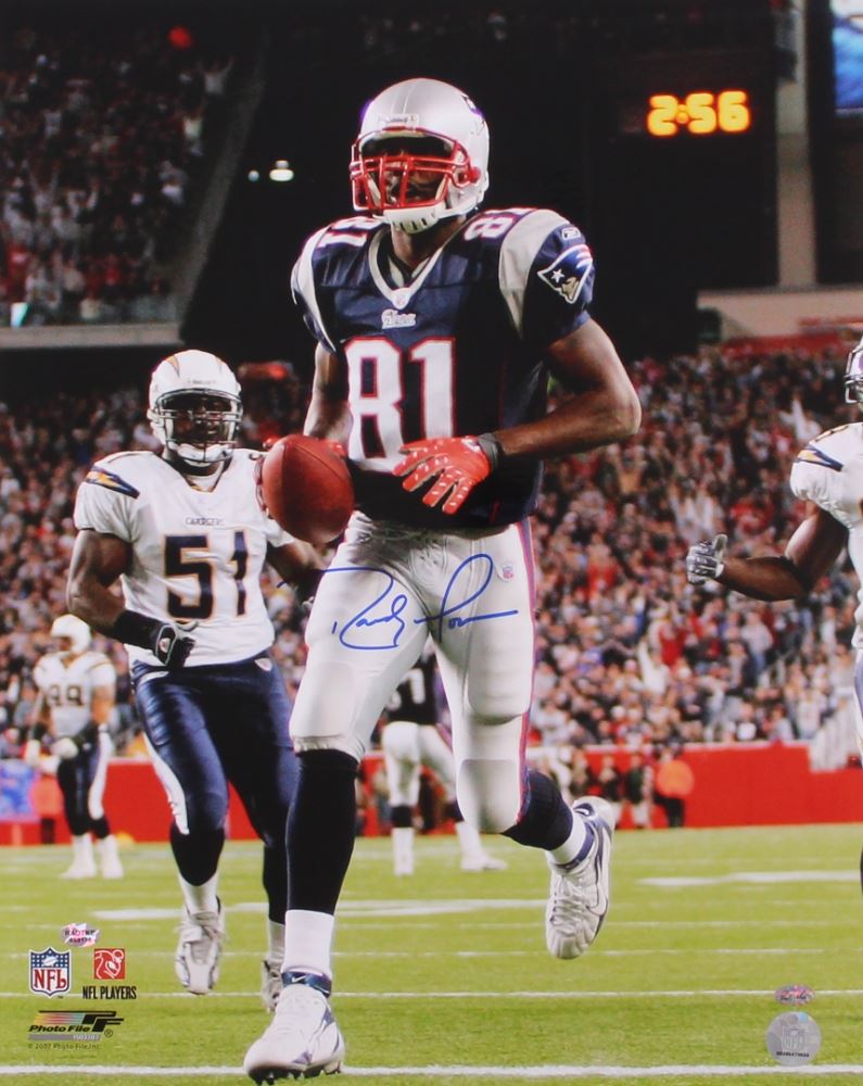 Randy Moss Signed Patriots 16x20 Photo (Radtke COA Moss Hologram)