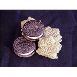David Gilhooly (b. 1943) Canadian (five), COOKIES, two Oreo and three ...
