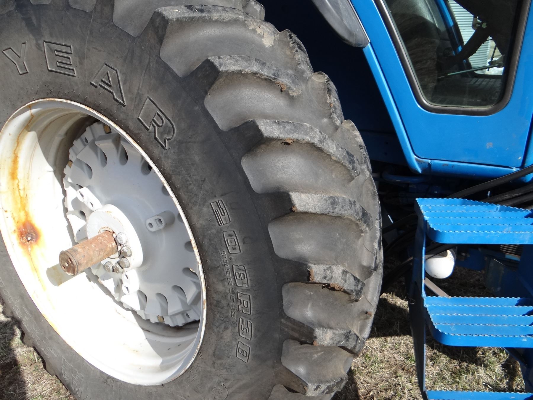1993 Ford 8630 tractor w/Woods DuAl 275 loader, 120 pto hp, 1706 actual ...