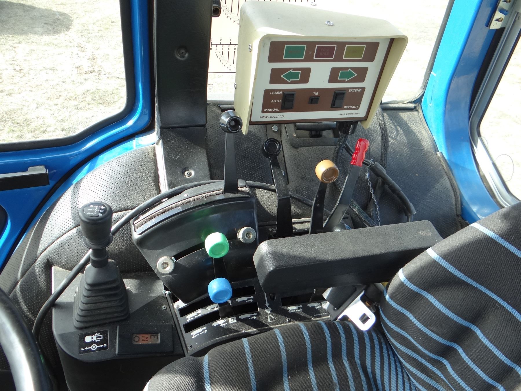 1993 Ford 8630 tractor w/Woods DuAl 275 loader, 120 pto hp, 1706 actual ...