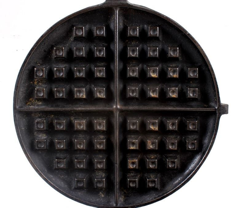 Griswold "New American" No. 9 Waffle Iron-Low Base