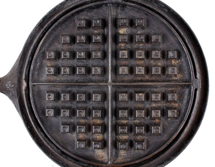 Griswold "New American" No. 9 Waffle Iron-Low Base