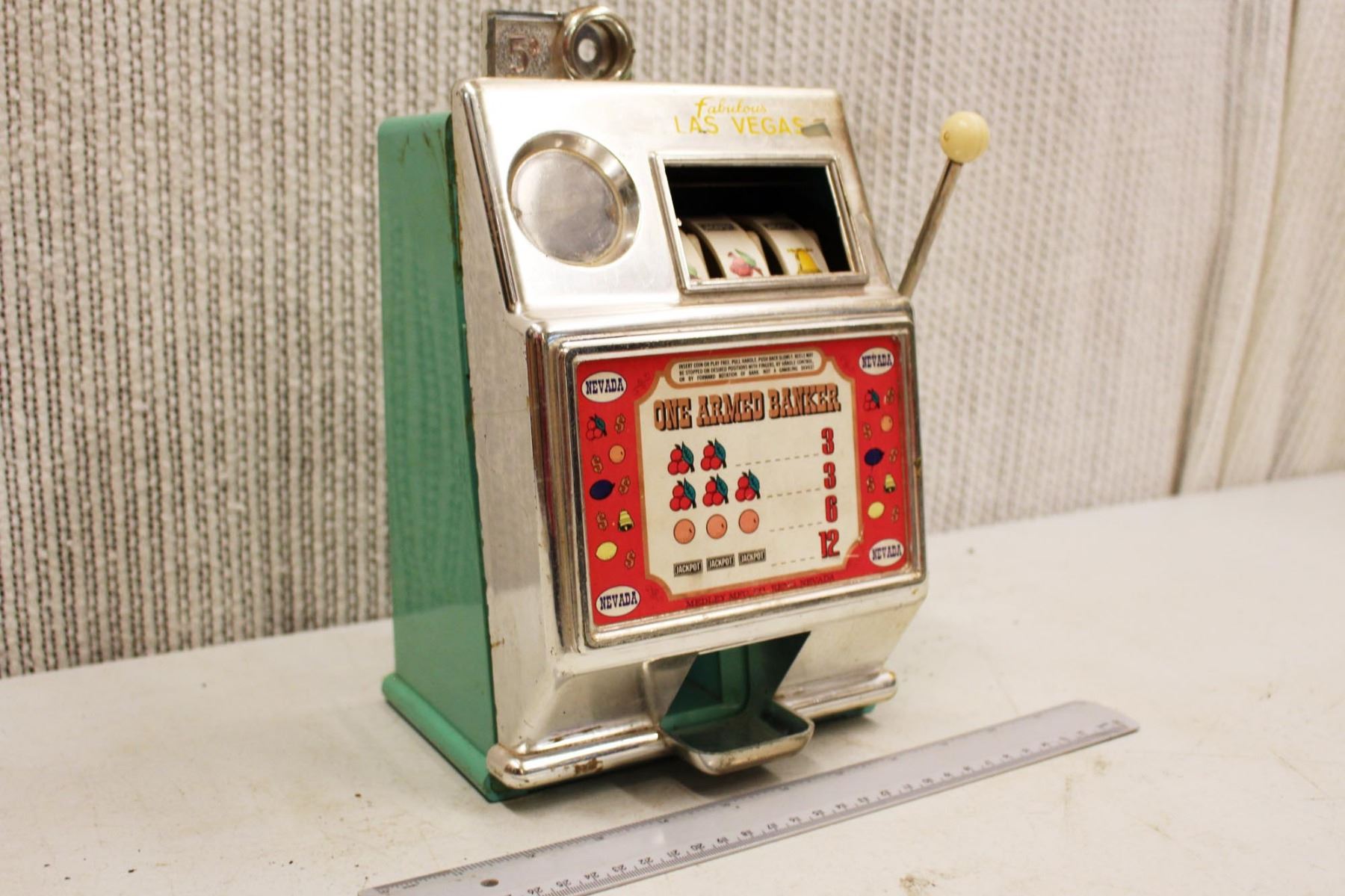 Vintage "Fabulous Las Vegas" Toy Slot Machine