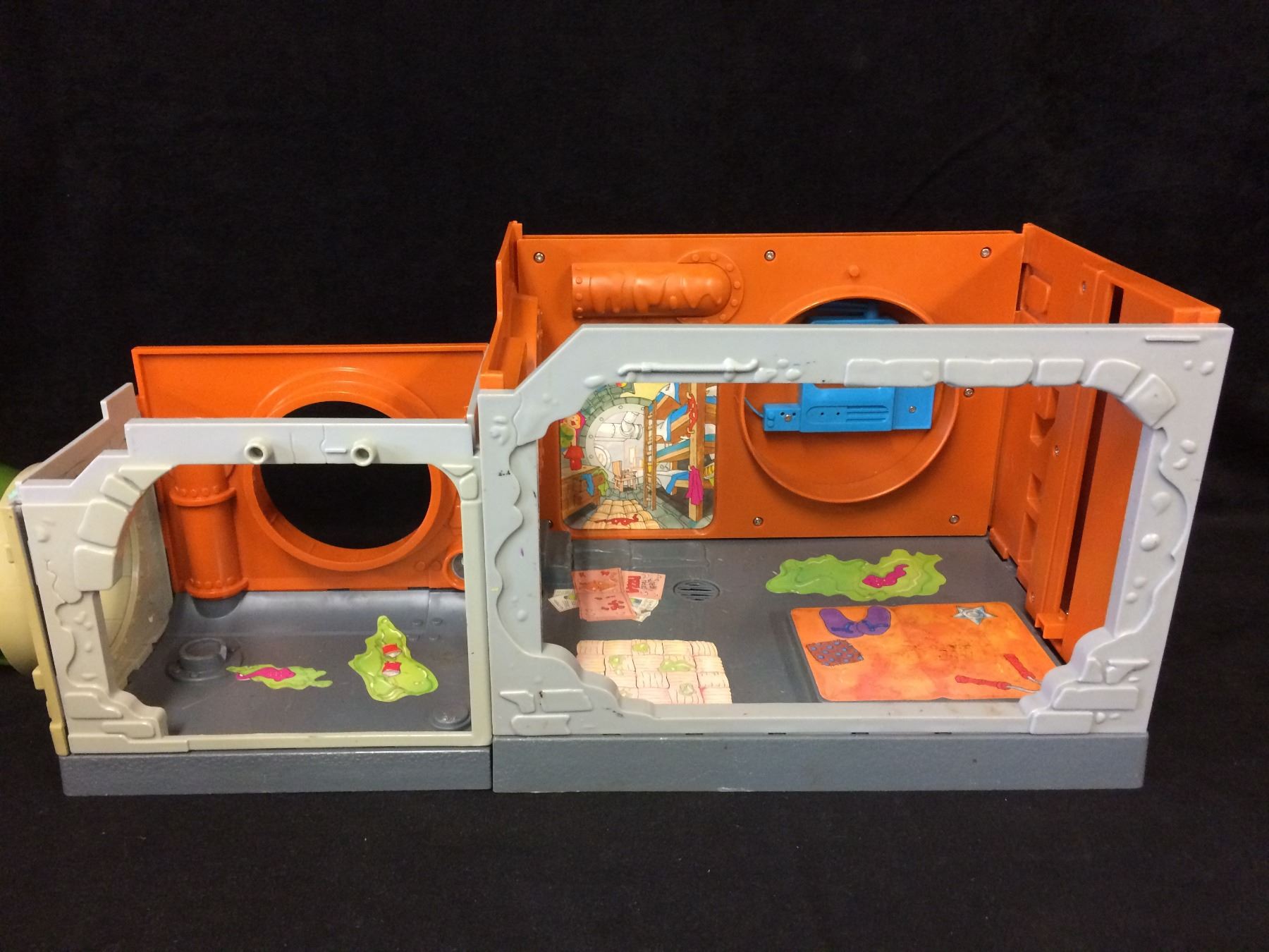 VINTAGE 1989 NINJA TURTLES SEWER LAIR