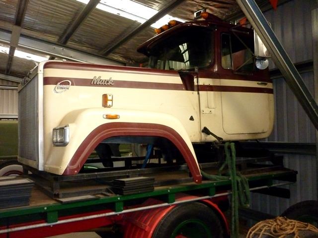 MACK SUPERLINER CAB, ORIGINAL CONDITION