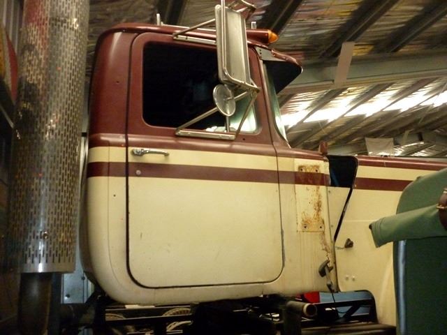 MACK SUPERLINER CAB, ORIGINAL CONDITION