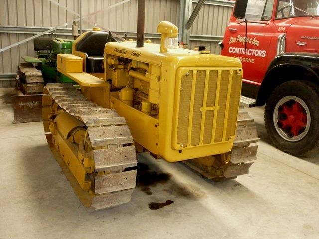 CATERPILLAR D2 CRAWLER TRACTOR