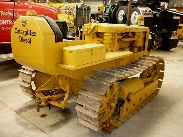 CATERPILLAR D2 CRAWLER TRACTOR