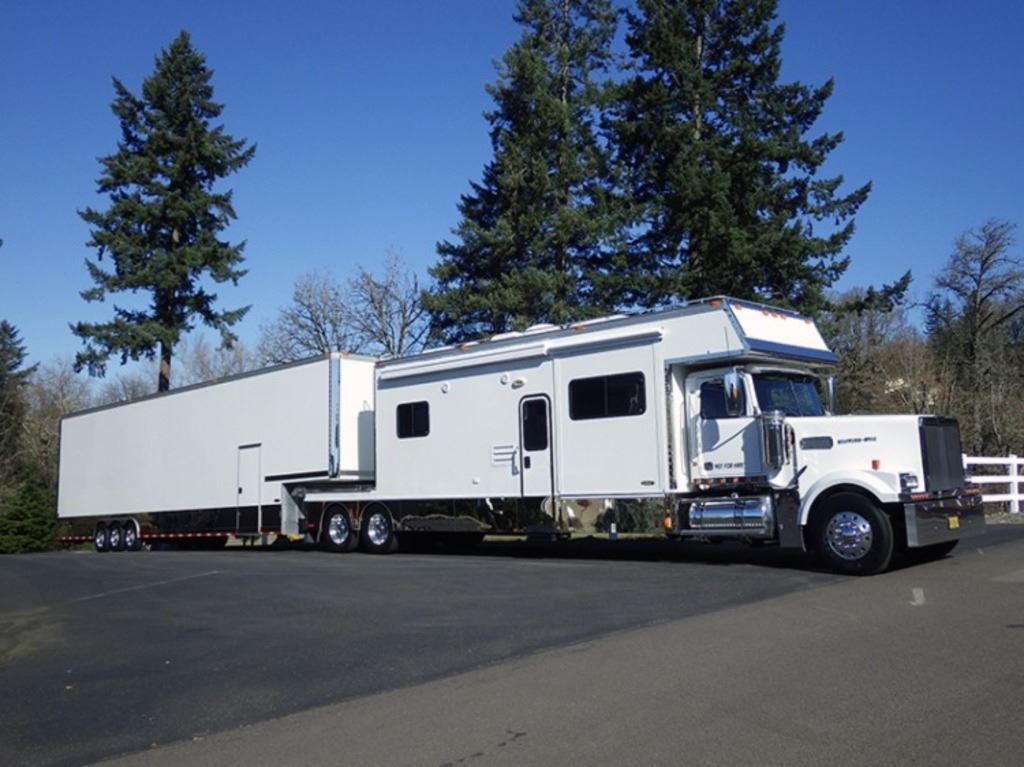 2008 Renegade Toterhome 2300XS---Time Lot Selling Friday 4:30