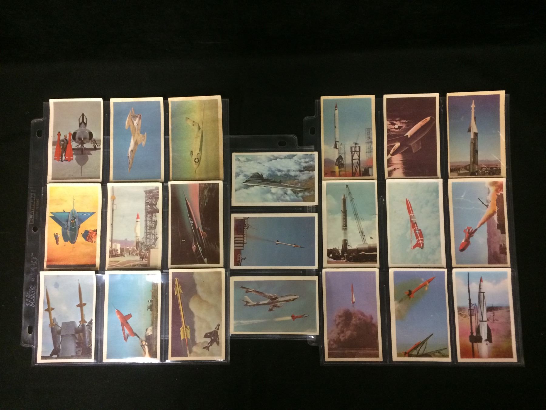 EXTREMELY RARE 1962 SICLE AIRPLANE TRADING CARDS LOT (NEAR COMPLETE 21/25)