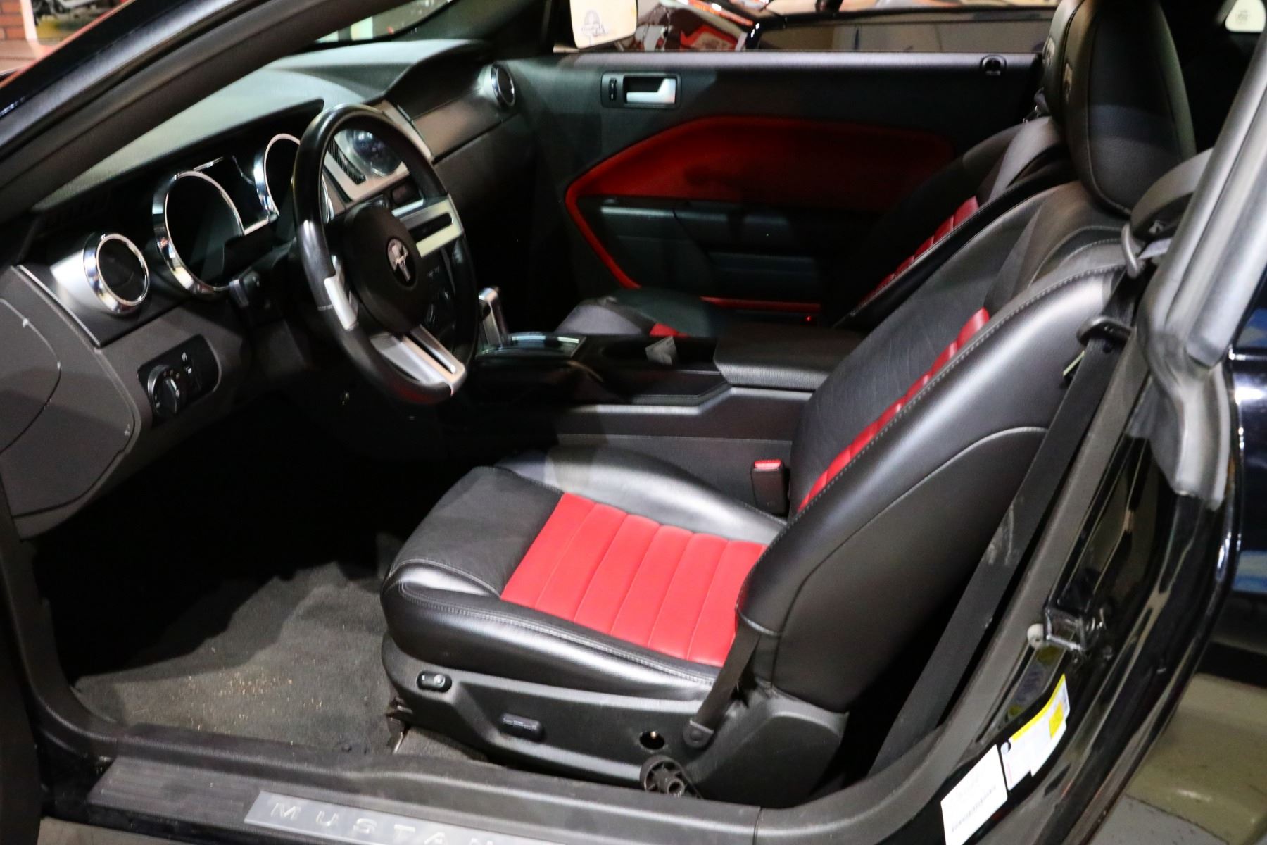 Knight Rider (2008) "KITT" 2008 Ford Mustang