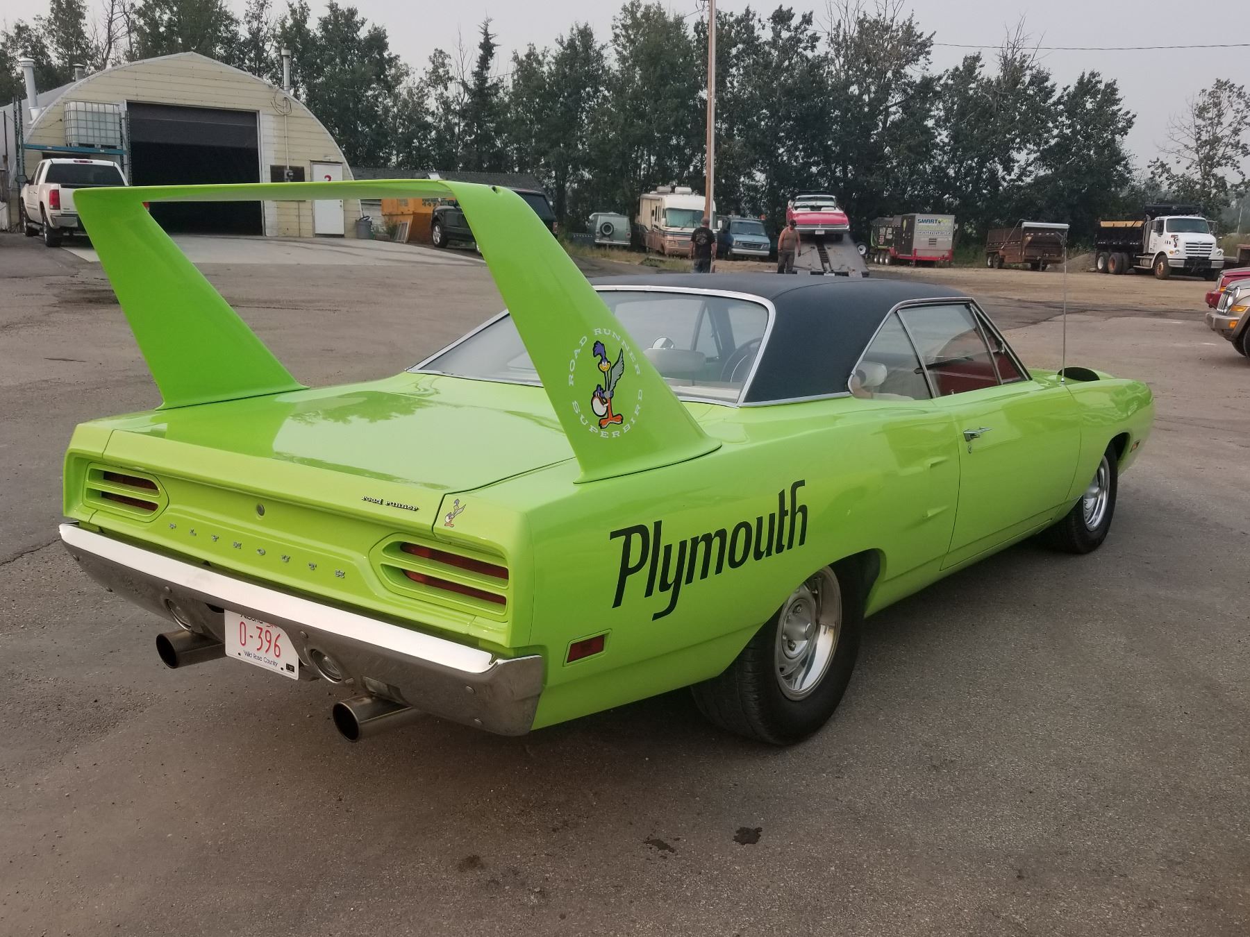 1970 Plymouth Hemi Superbird 427 Sassy Grass Green Frame off