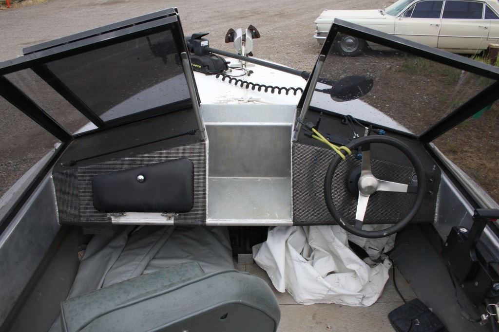 1990 Aluminum Almar Outboard Jet Boat