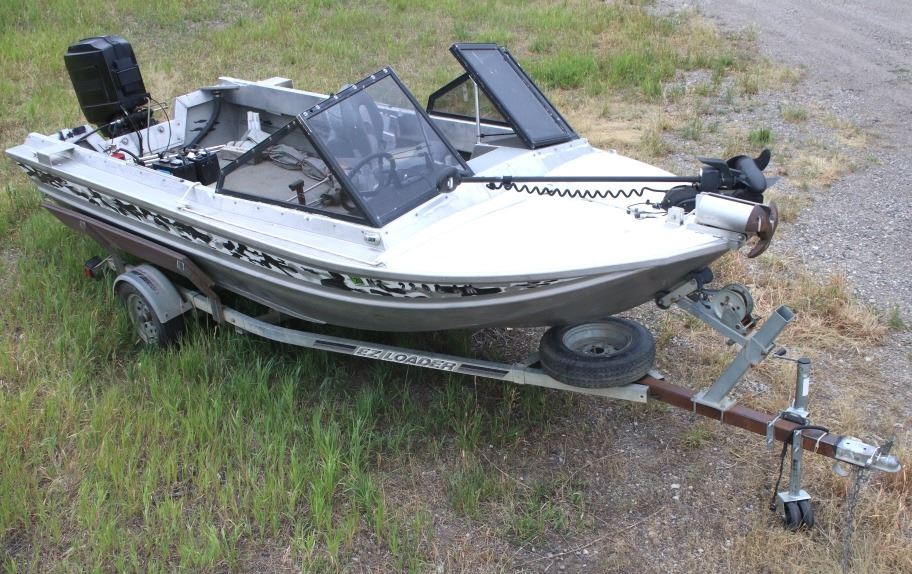 1990 Aluminum Almar Outboard Jet Boat