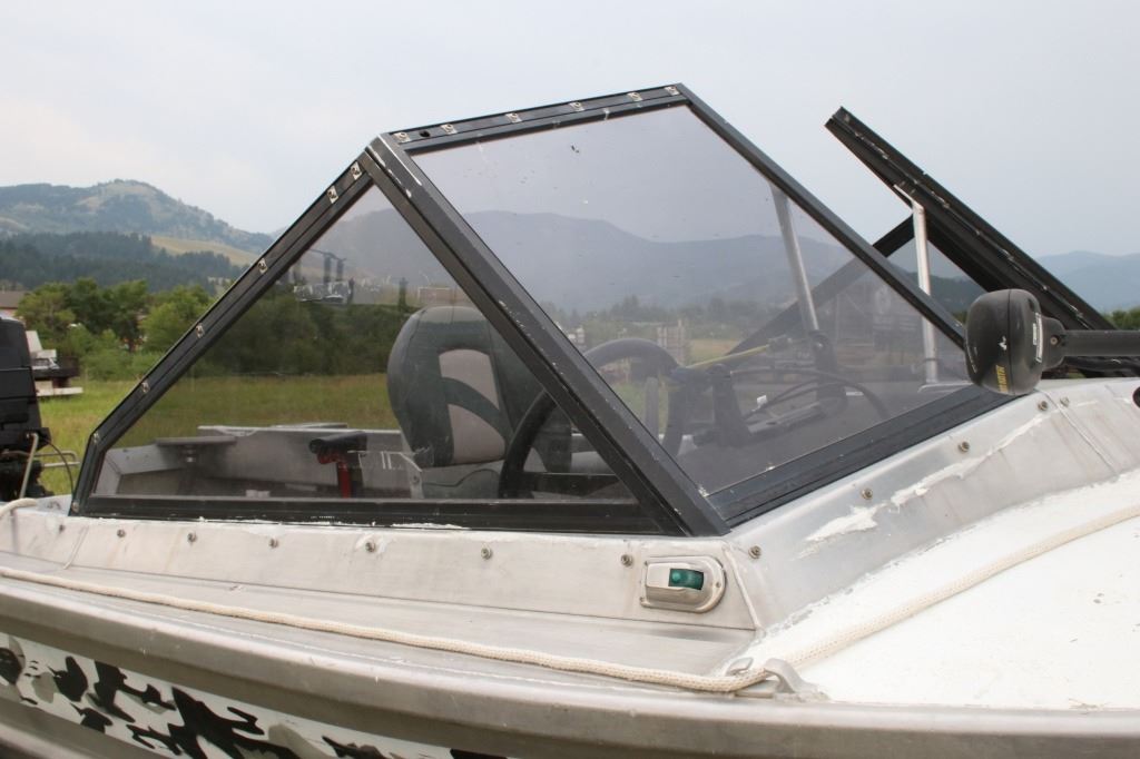 1990 Aluminum Almar Outboard Jet Boat