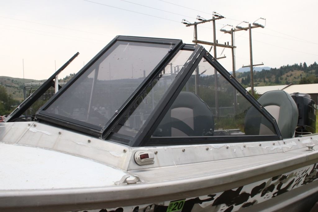 1990 Aluminum Almar Outboard Jet Boat