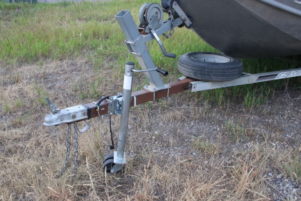 1990 Aluminum Almar Outboard Jet Boat