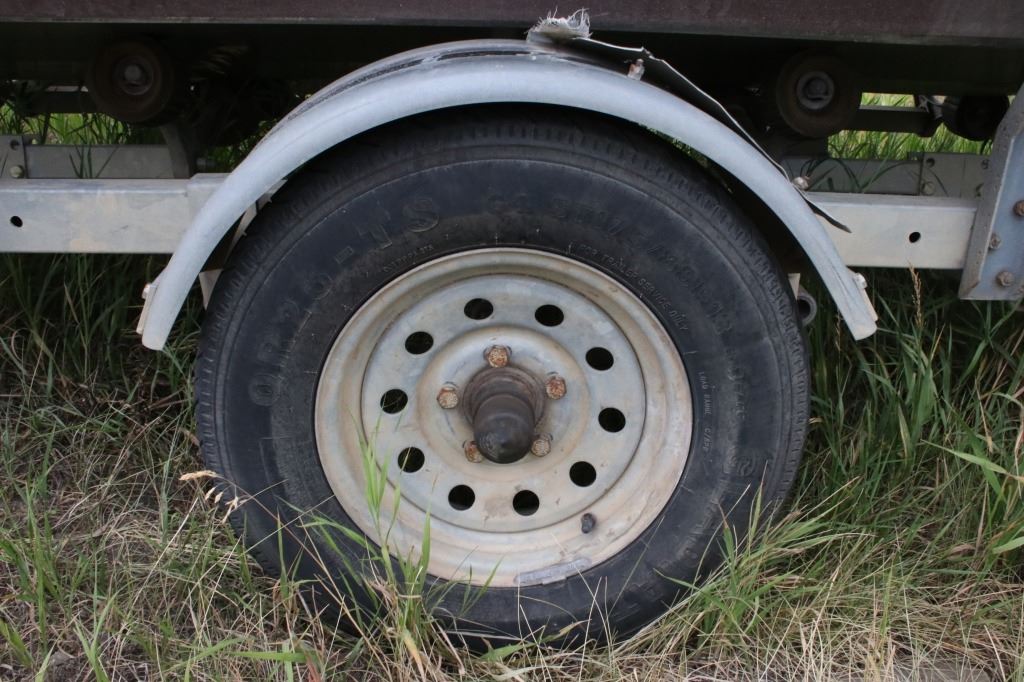 1990 Aluminum Almar Outboard Jet Boat