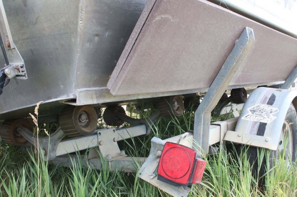 1990 Aluminum Almar Outboard Jet Boat