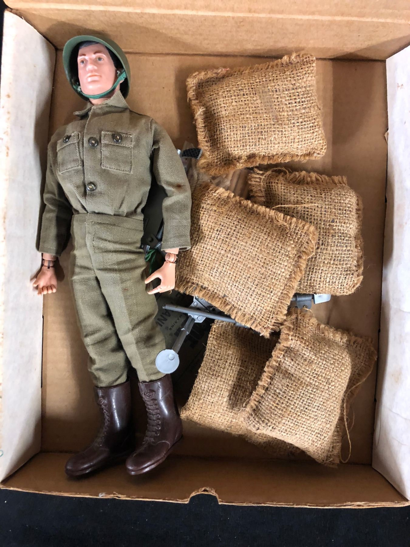 VINTAGE GI JOE W/ 1965 MACHINE GUN EMPLACEMENT SET W/ ORIGINAL BOX