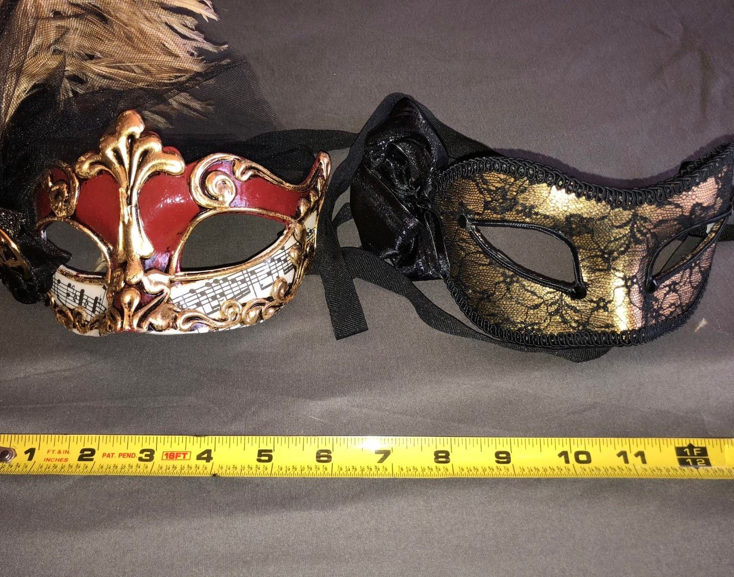Fifty Shades Darker (2017) - Dakota Johnson Bra & Set of 2 Masquerade Masks