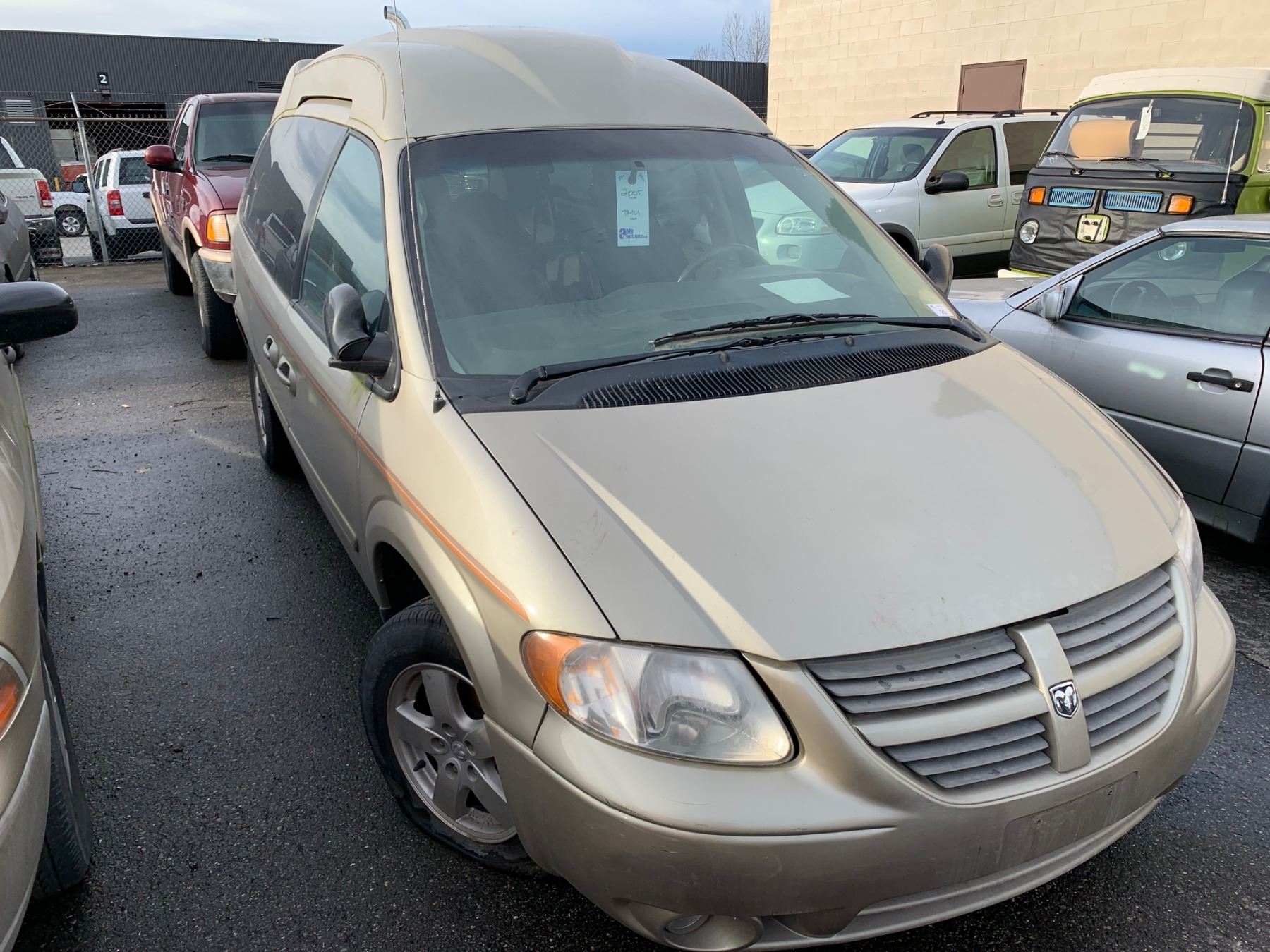 2005 DODGE GRAND CARAVAN EXECUTIVE 4DR VAN BROWN VIN 2D4GP44L35R596436 2005-dodge-grand-caravan-executive-4dr-van-brown-vin-2d4gp44l35r596436