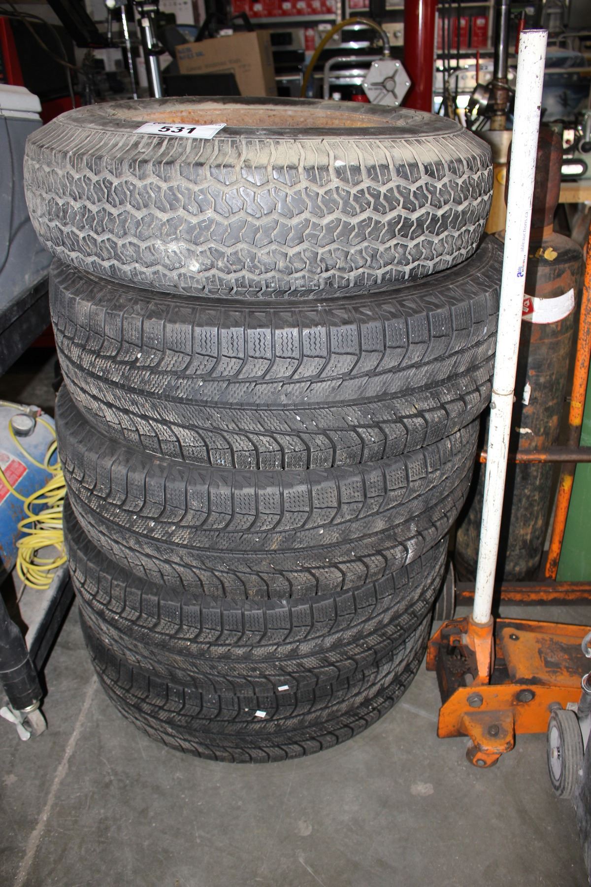 SET OF 4 MICHELIN LATITUDE 245 70R17 SNOW TIRES WITH DURO ST225 75D15 set-of-4-michelin-latitude-245-70r17-snow-tires-with-duro-st225-75d15