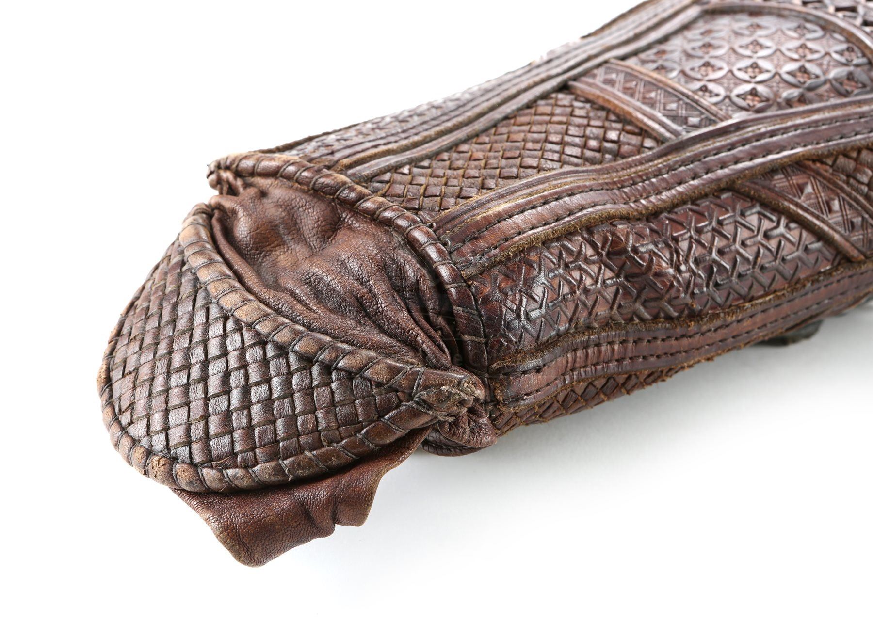 ASSASSIN'S CREED (2016) - Aguilar’s (Michael Fastbender) Stunt Hidden ...