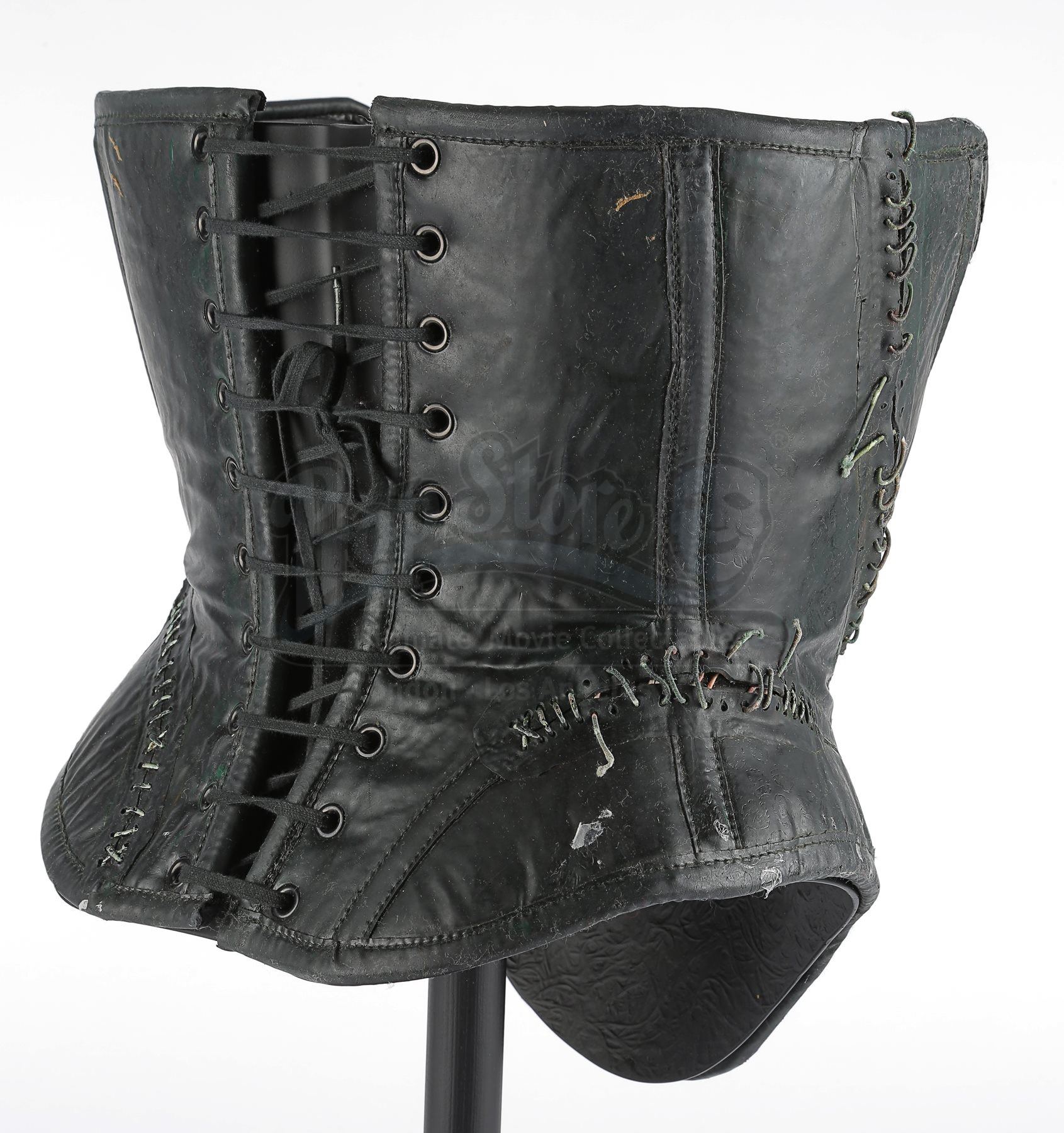 BATMAN RETURNS (1992) - Catwoman's (Michelle Pfeiffer) Corset