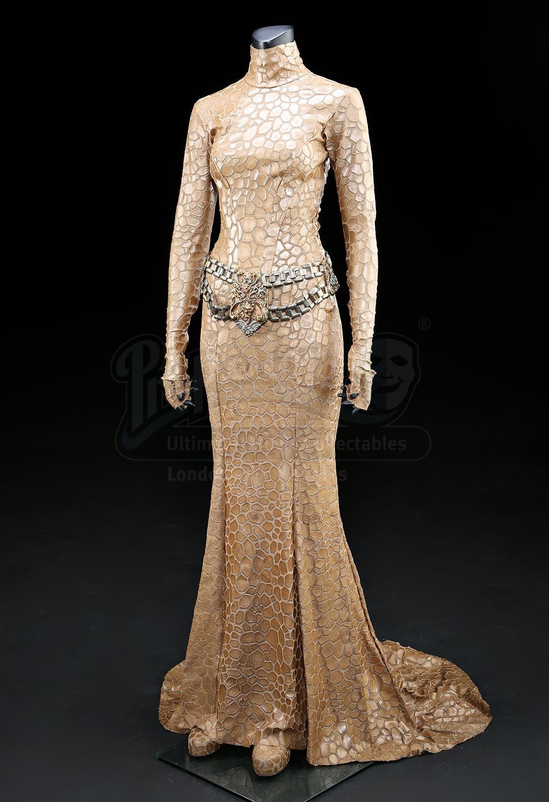 THE CHRONICLES OF RIDDICK (2004) - Dame Vaako's (Thandie Newton ...