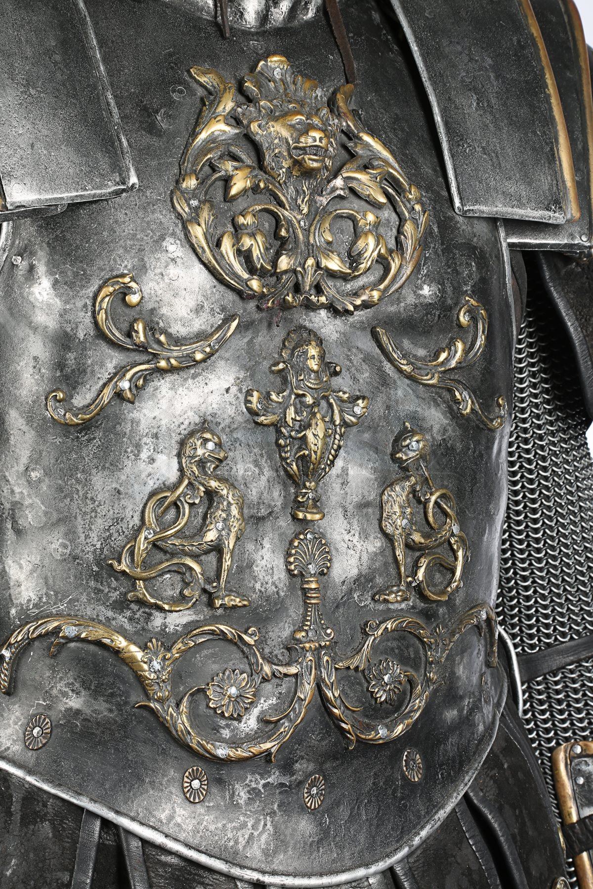 KING ARTHUR (2004) - King Arthur's (Clive Owen) Suit of Armour