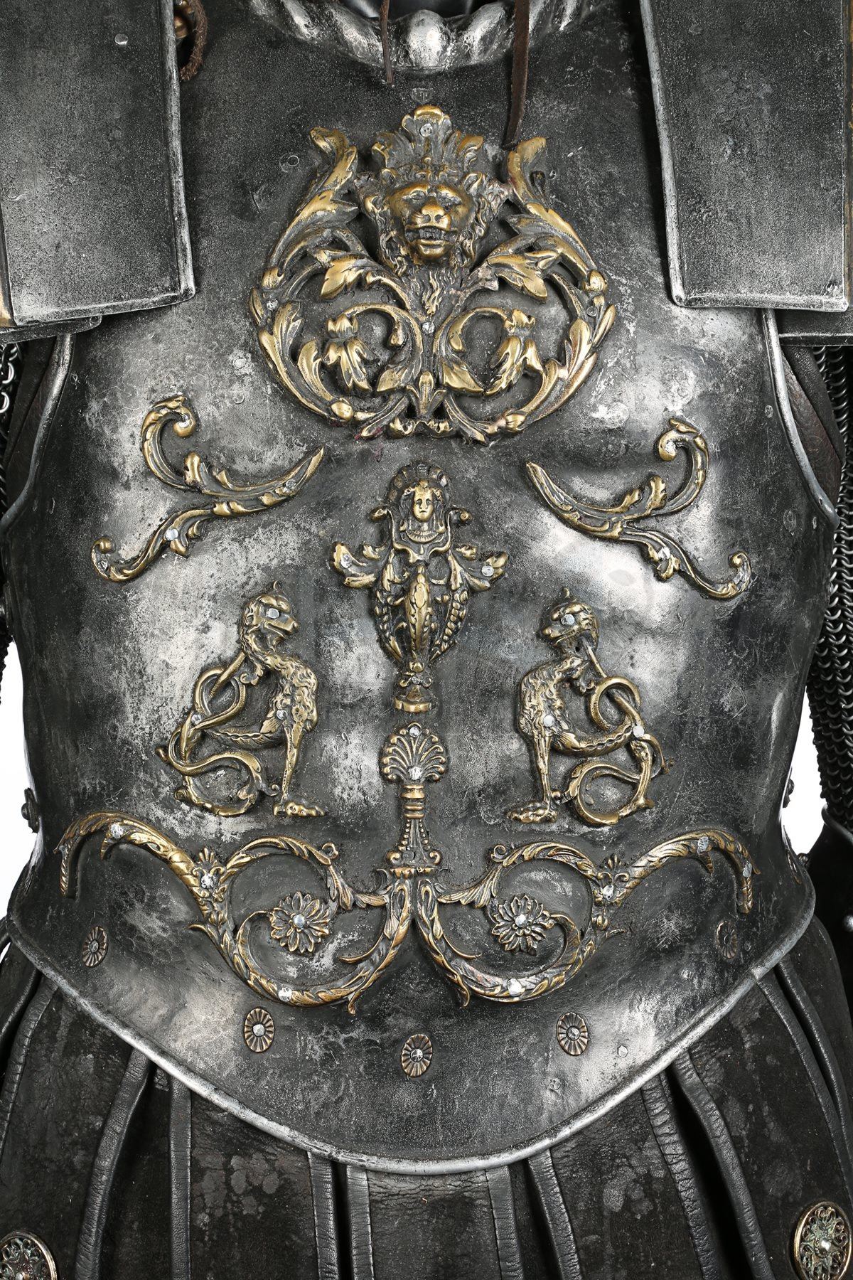 KING ARTHUR (2004) - King Arthur's (Clive Owen) Suit of Armour