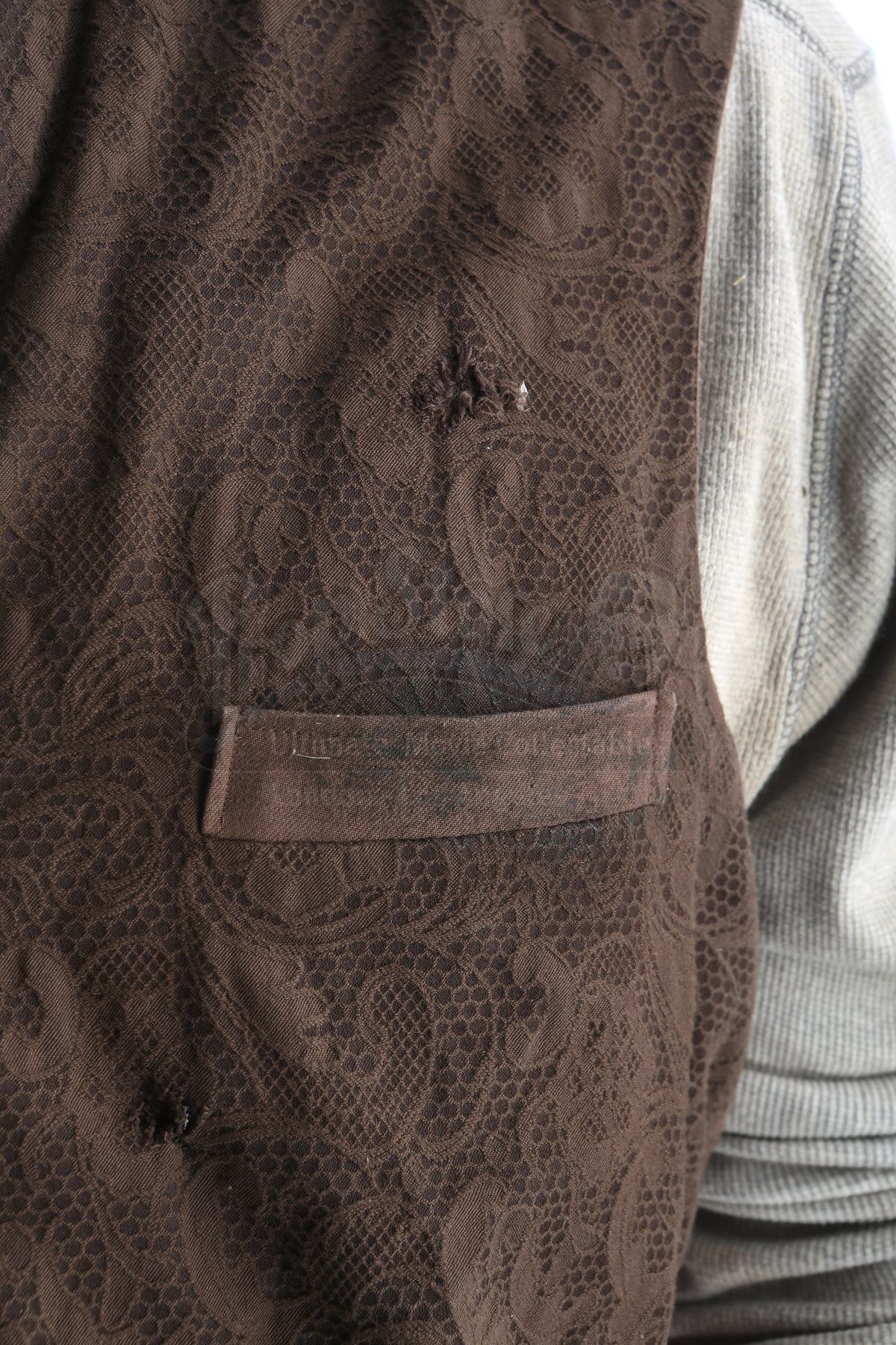 THE MAGNIFICENT SEVEN (2016) - Josh Faraday's (Chris Pratt) Costume