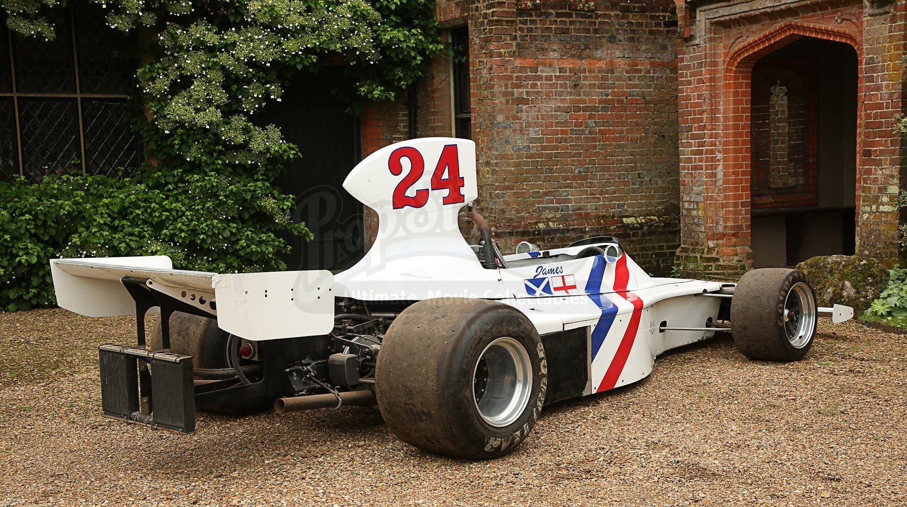 RUSH (2013) - James Hunt's (Chris Hemsworth) Hesketh 308 F1 Car