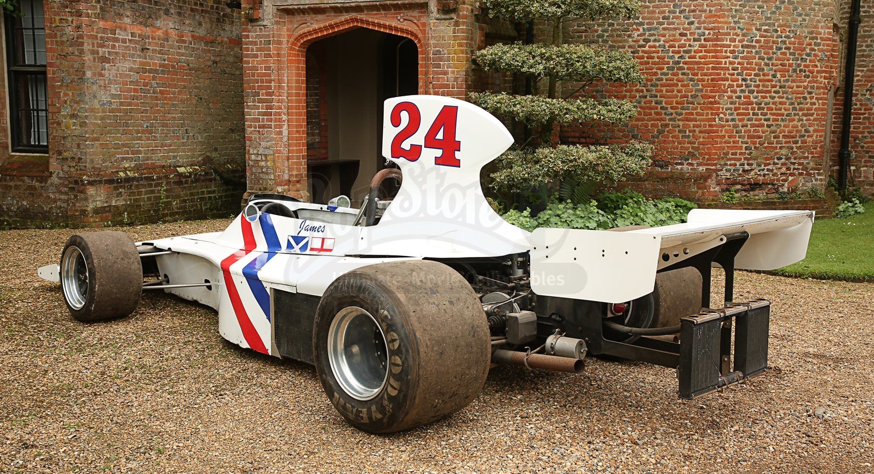 RUSH (2013) - James Hunt's (Chris Hemsworth) Hesketh 308 F1 Car