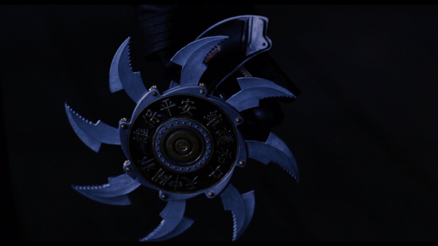 VAN HELSING (2004) - Van Helsing's (Hugh Jackman) Hero SFX Tojo Blades ...