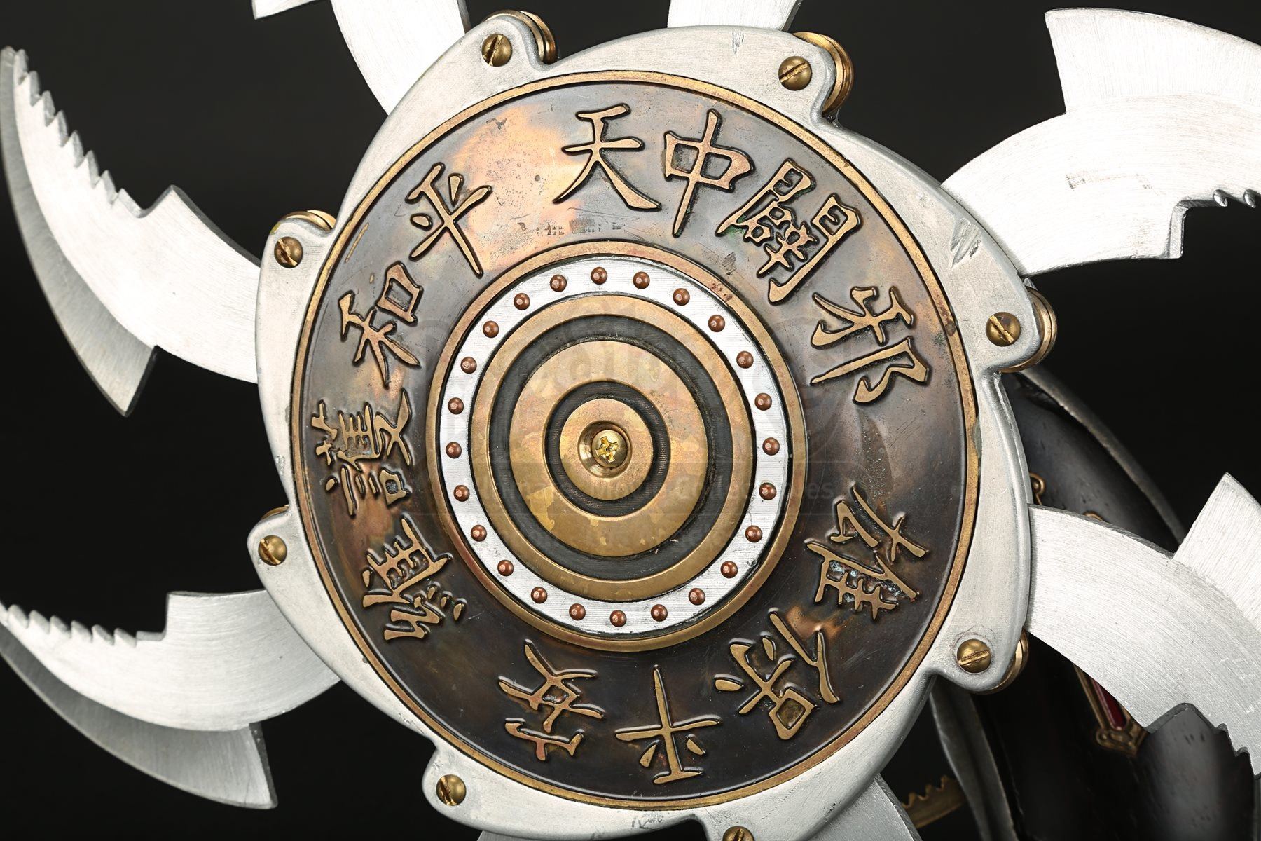 VAN HELSING (2004) - Van Helsing's (Hugh Jackman) Hero SFX Tojo Blades ...