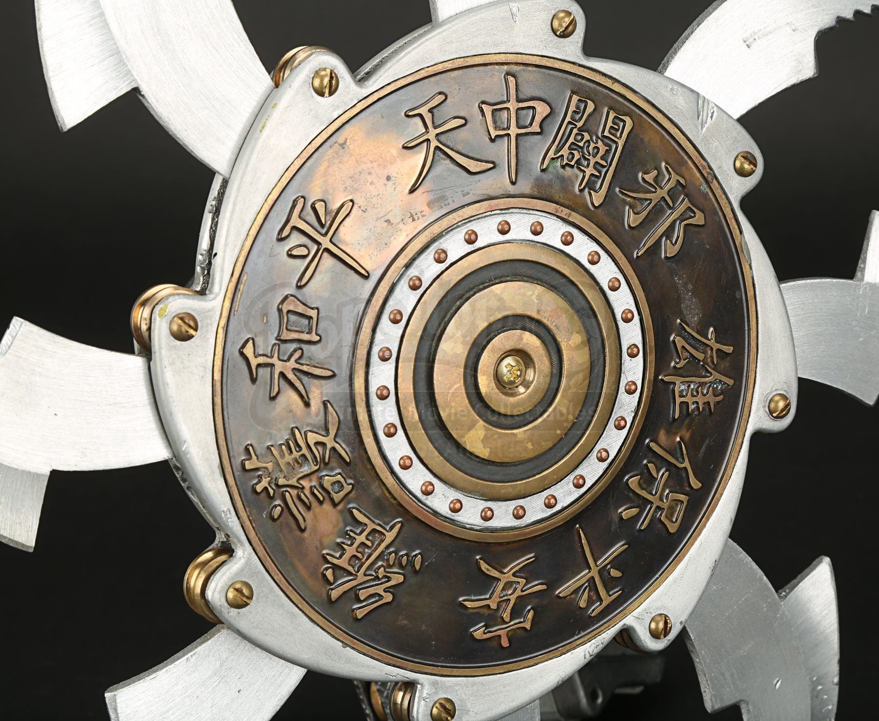 VAN HELSING (2004) - Van Helsing's (Hugh Jackman) Hero SFX Tojo Blades ...