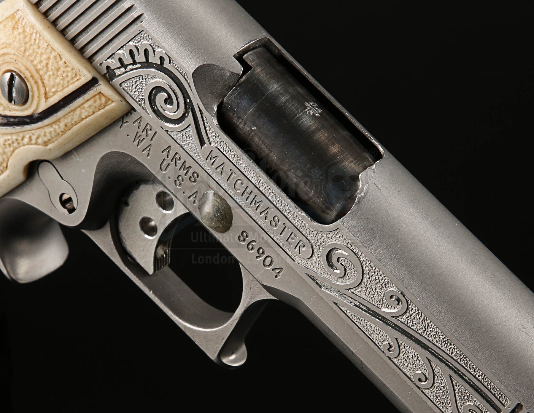 WANTED (2008) - Fox's (Angelina Jolie) Pistol