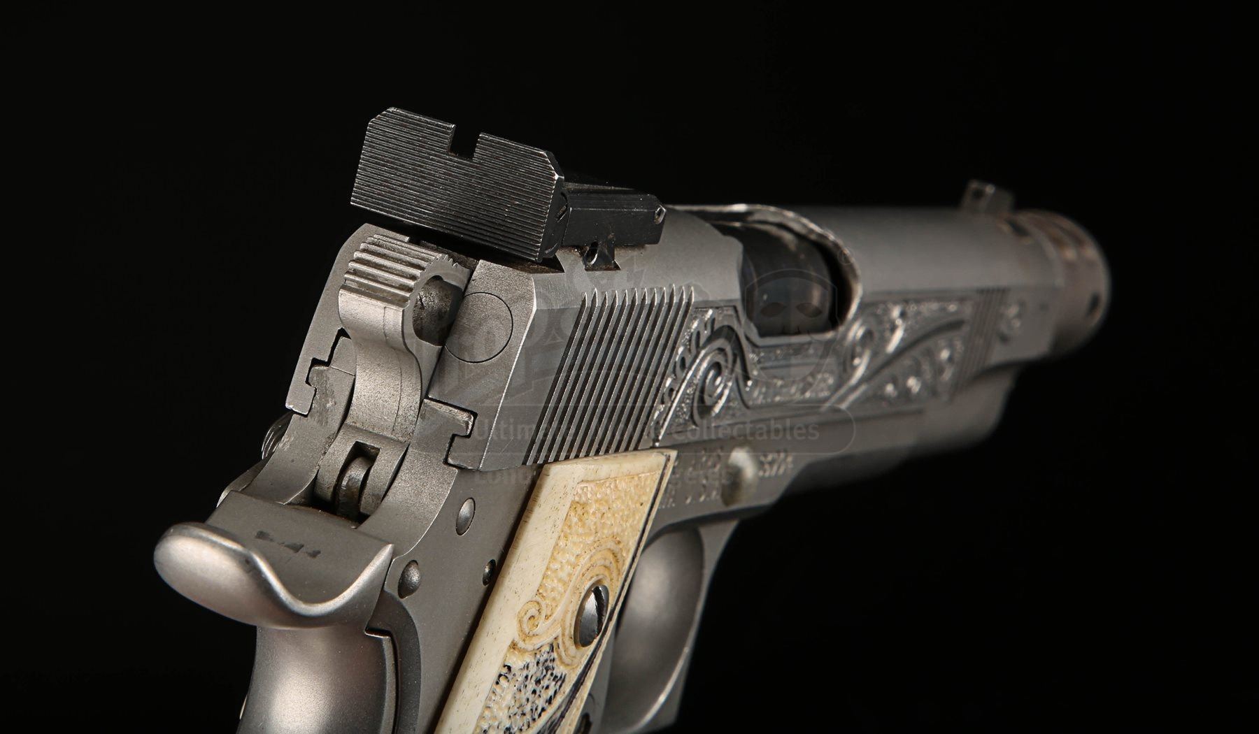 WANTED (2008) - Fox's (Angelina Jolie) Pistol