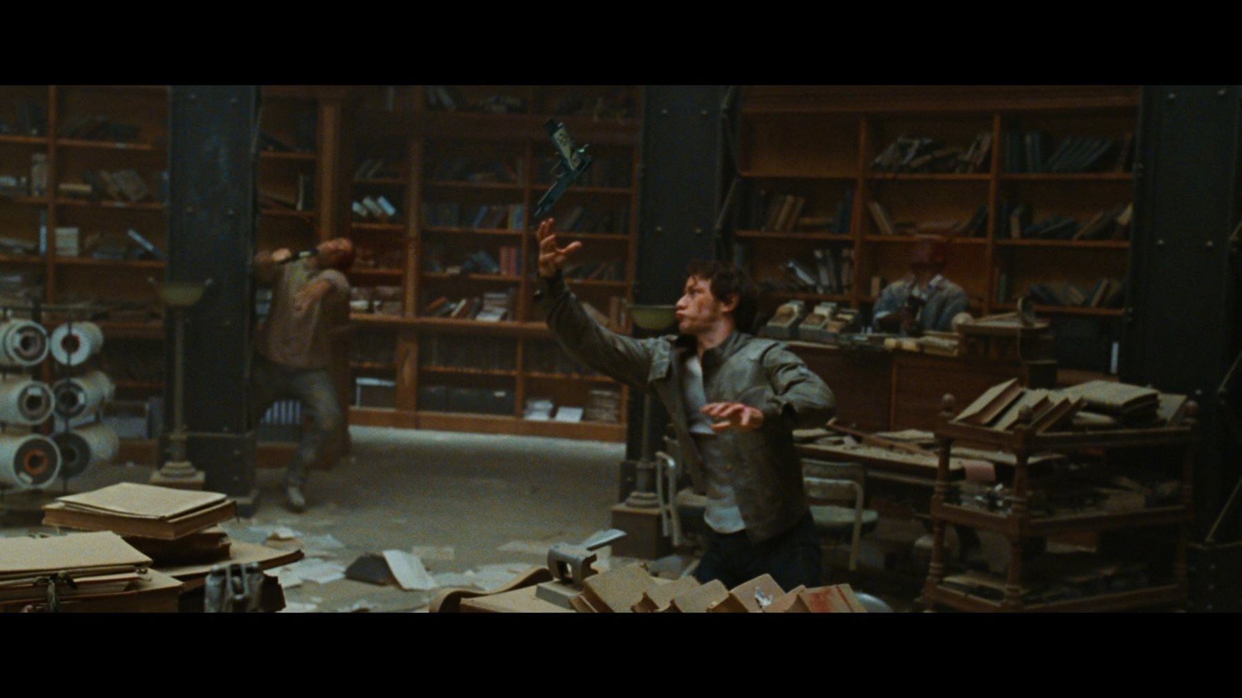 WANTED (2008) - Fox's (Angelina Jolie) Pistol