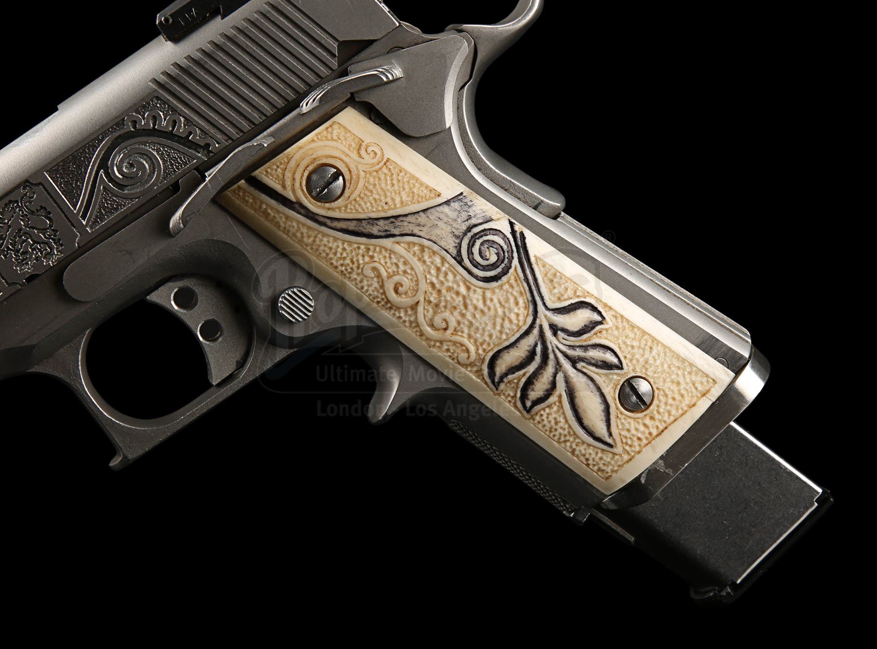 WANTED (2008) - Fox's (Angelina Jolie) Pistol