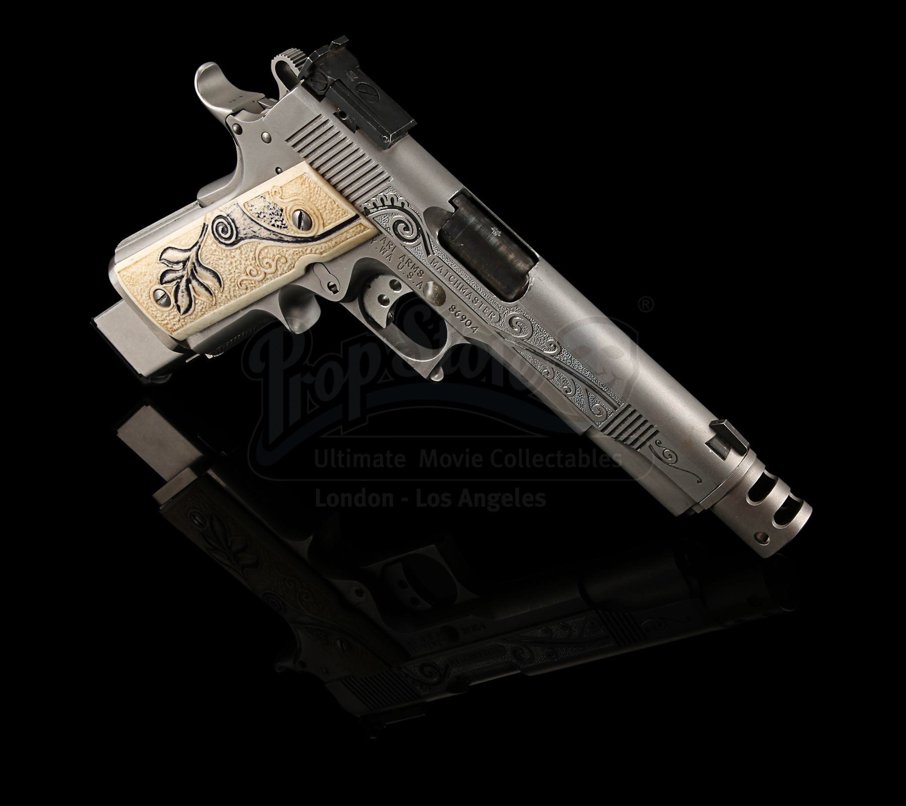 WANTED (2008) - Fox's (Angelina Jolie) Pistol