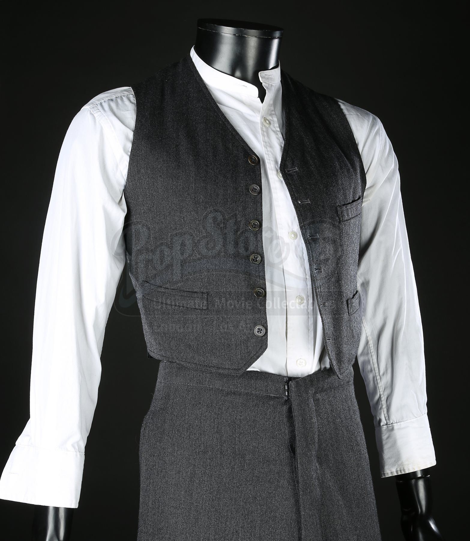 THE WOMAN IN BLACK (2012) - Arthur Kipps' (Daniel Radcliffe) Costume