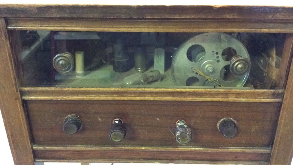 Bendix End Table Radio Model 646a